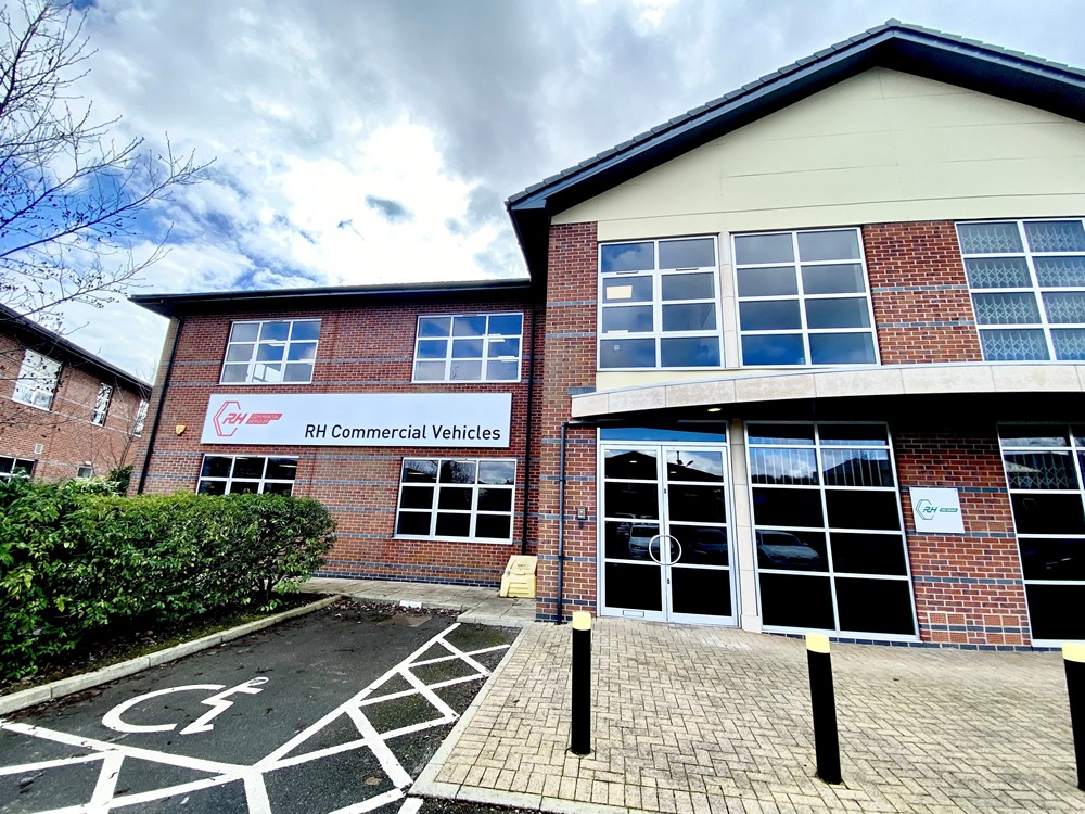 RH COMMERCIAL VEHICLES SECURE NEW HEAD OFFICE ON PHOENIX BUSINESS PARK ...