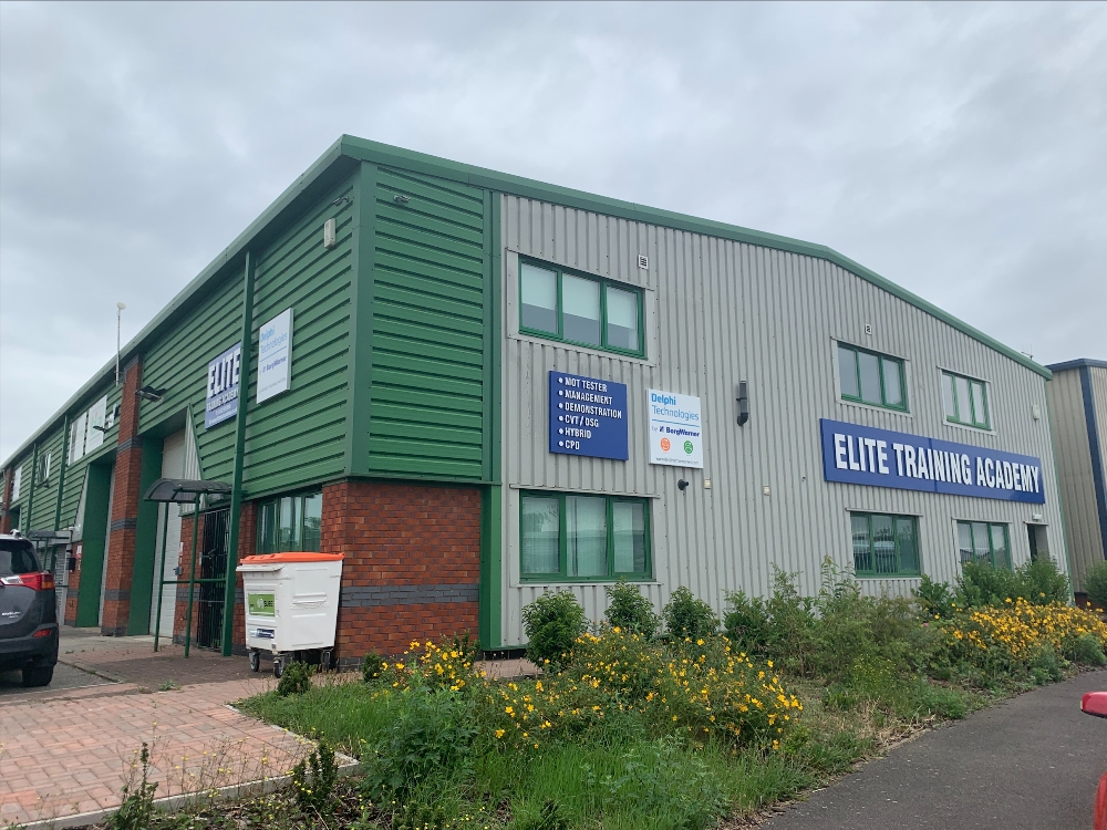 MODERN HYBRID INDUSTRIAL OFFICE/ WAREHOUSE UNIT ON POPULAR TRADING ...