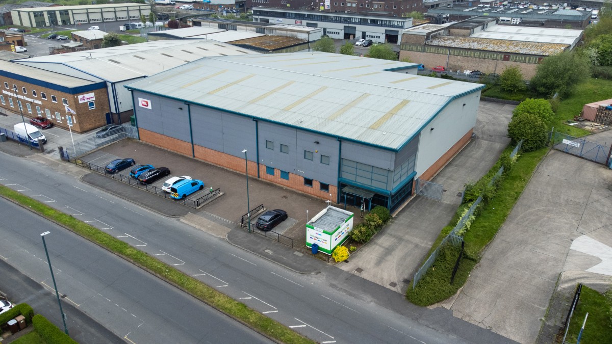 SUPERB NOTTINGHAM WAREHOUSE WITH 8M EAVES AVAILABLE NOW - FHP FHP