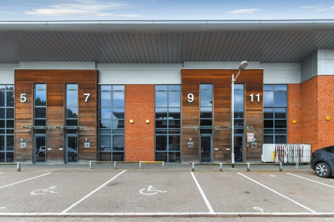 9 Poplars Court - FHP | Nottingham | For sale/to let | FHP